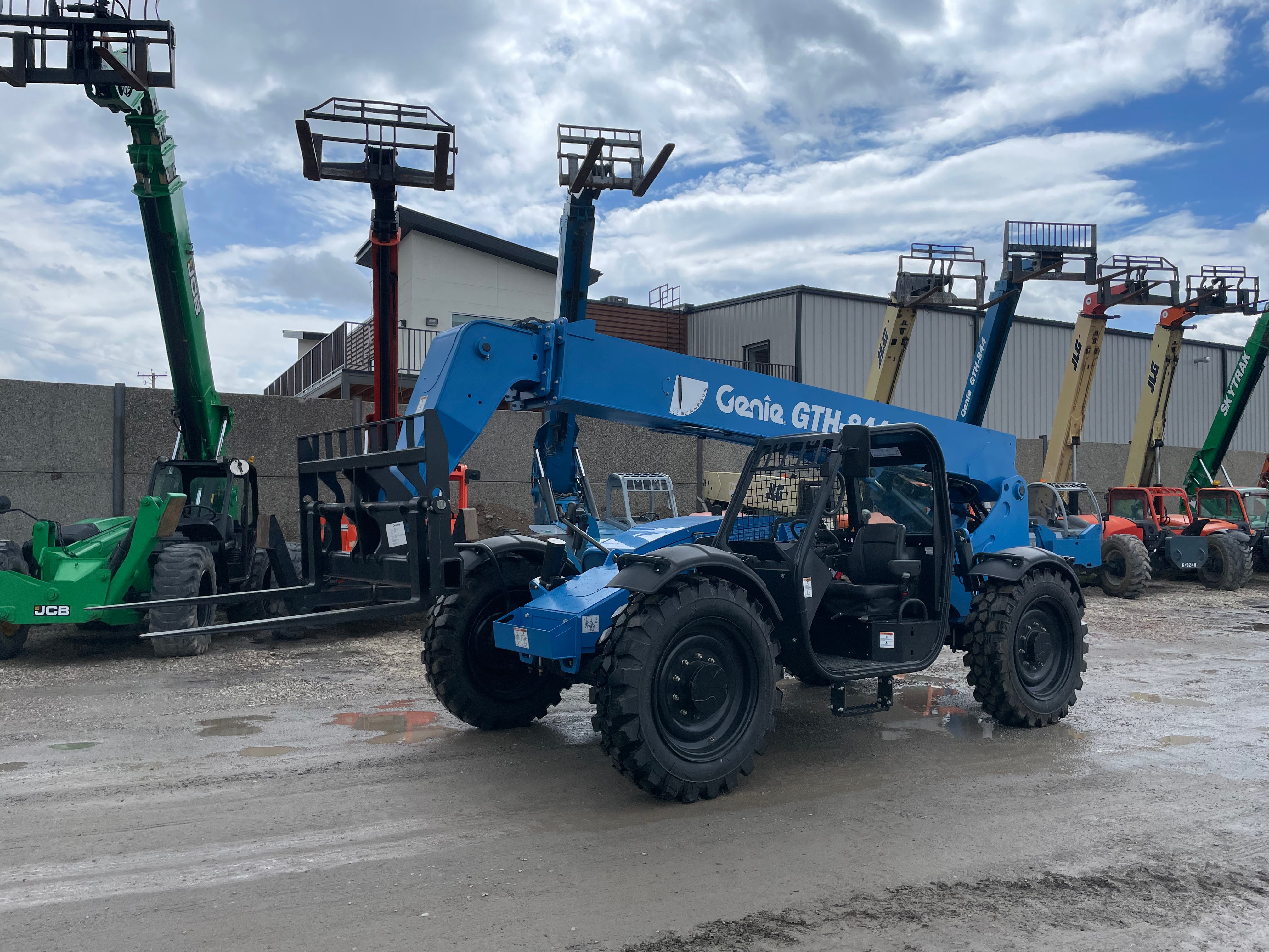 8000 lbs 2024 Genie GTH-844D 44 ft Telehandler – Versi Rentals